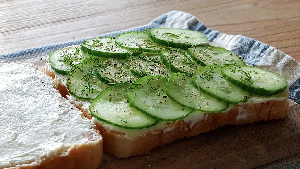 5-Minute Cucumber Sandwich – Breakfast For One